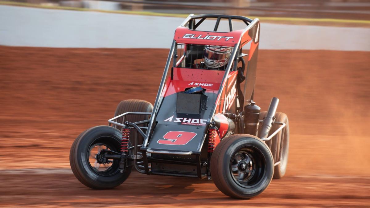 ELLIOT AND DALY AT INDY DIRT TRACK - Speedway Illustrated News