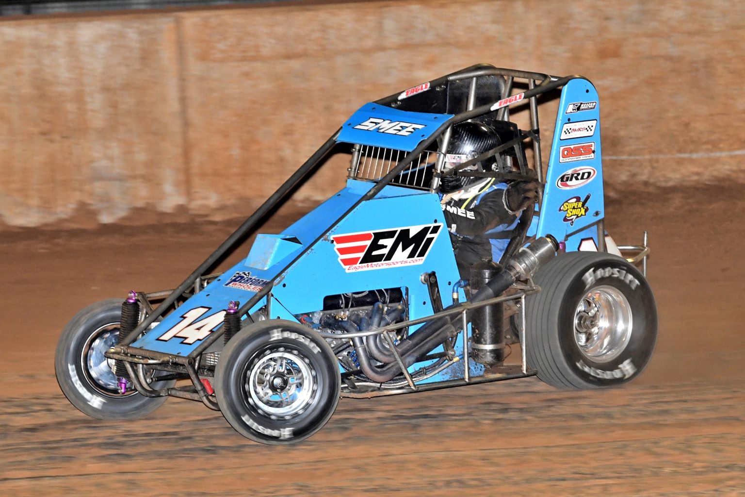 HALLETT MAINTAINS WINNING FORM, DAVIS TAKES WINGLESS EVENT, SMEE ...