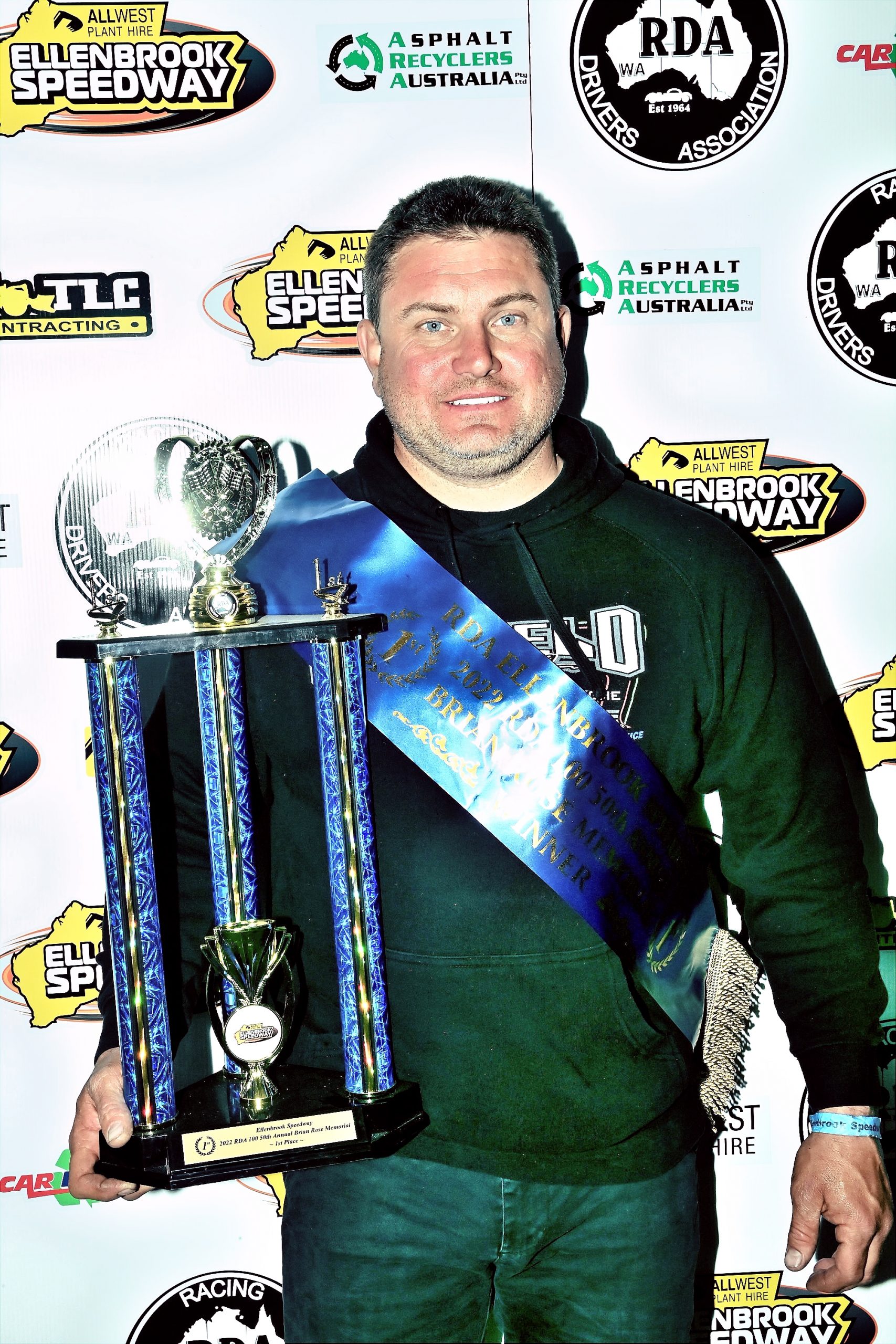 OLDFIELD'S HISTORIC VICTORY - Speedway Illustrated News