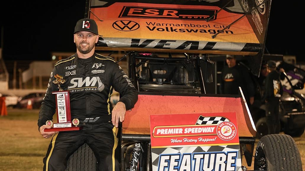WARRNAMBOOL SPRINTCAR TRACK CHAMP HOTS UP - Speedway Illustrated News