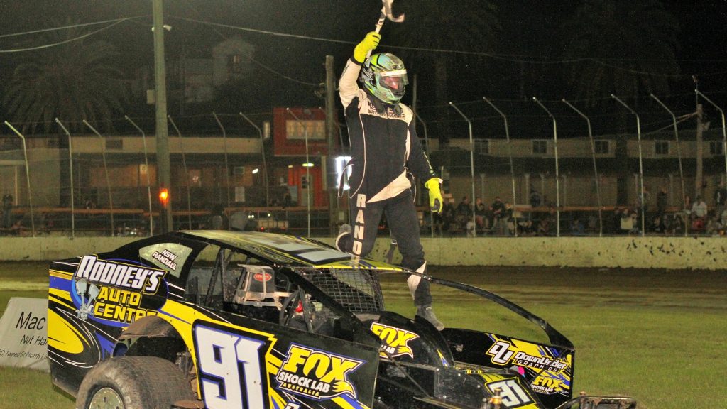 MITCH RANDALL IS NEW AUSTRALIAN V8 DIRT MODIFIED CHAMP - Speedway ...