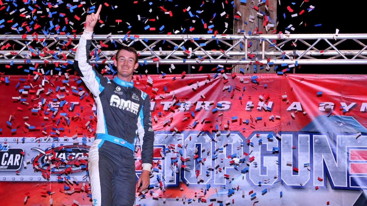 MOLES ROLLS TO PHOTO FINISH USAC SPRINT CAR VICTORY - Speedway ...