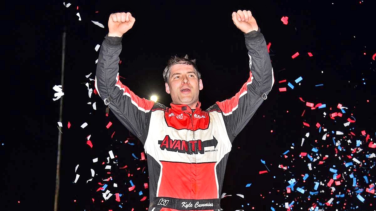 CUMMINS LASSOES LARRY RICE CLASSIC - Speedway Illustrated News